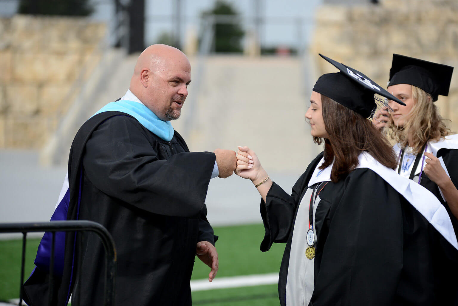 Vandegrift graduates 671 from Class of 2021 - Four Points News